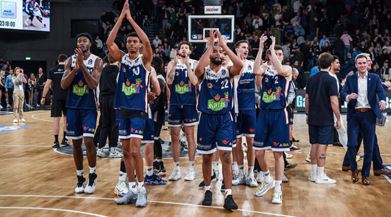 SEAWOLVES bezwingen die Veolia Towers Hamburg - ROSTOCK SEAWOLVES ...